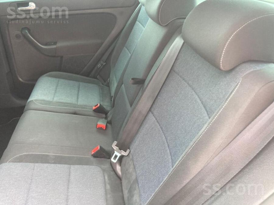 Pelēks Volkswagen Golf Plus 2011 Rīga, ar dzinēja tilpumu 2.00 L un nobraukumu 239 tūkst. km par 5600 €, foto 23 vietnē AUTOMOTO.COM.LV