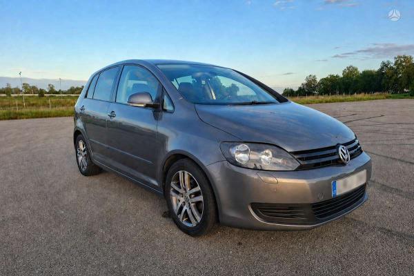 Volkswagen Golf Plus 2011 in Kaunas on AUTOMOTO.COM.LV Grey Volkswagen Golf Plus 2011 in Kaunas, with an engine capacity of 1.60 L and mileage of 232 thousand km for 4590 €, photo 1 on AUTOMOTO.COM.LV