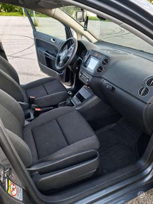 Grey Volkswagen Golf Plus 2011 in Kaunas, with an engine capacity of 1.60 L and mileage of 232 thousand km for 4590 €, photo 9 on AUTOMOTO.COM.LV