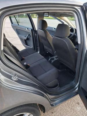 Grey Volkswagen Golf Plus 2011 in Kaunas, with an engine capacity of 1.60 L and mileage of 232 thousand km for 4590 €, photo 10 on AUTOMOTO.COM.LV