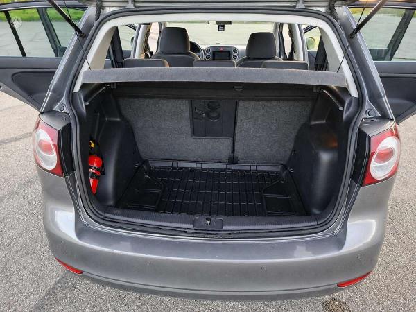 Volkswagen Golf Plus 2011 in Kaunas on AUTOMOTO.COM.LV Grey Volkswagen Golf Plus 2011 in Kaunas, with an engine capacity of 1.60 L and mileage of 232 thousand km for 4590 €, photo 11 on AUTOMOTO.COM.LV
