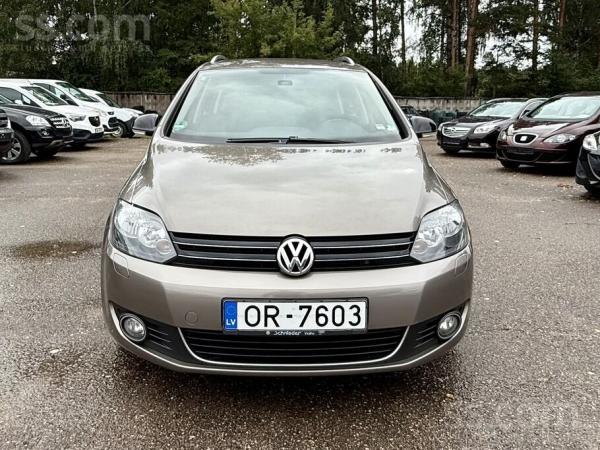 Volkswagen Golf Plus 2011 in Riga on AUTOMOTO.COM.LV Grey Volkswagen Golf Plus 2011 in Riga, with an engine capacity of 2.00 L and mileage of 0 thousand km for 5990 €, photo 4 on AUTOMOTO.COM.LV