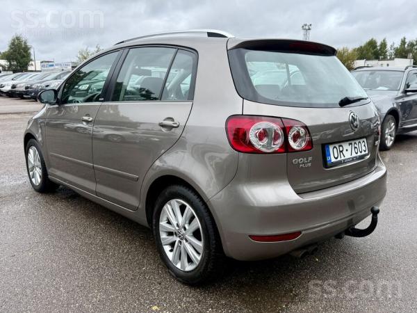 Volkswagen Golf Plus 2011 in Riga on AUTOMOTO.COM.LV Grey Volkswagen Golf Plus 2011 in Riga, with an engine capacity of 2.00 L and mileage of 0 thousand km for 5990 €, photo 6 on AUTOMOTO.COM.LV
