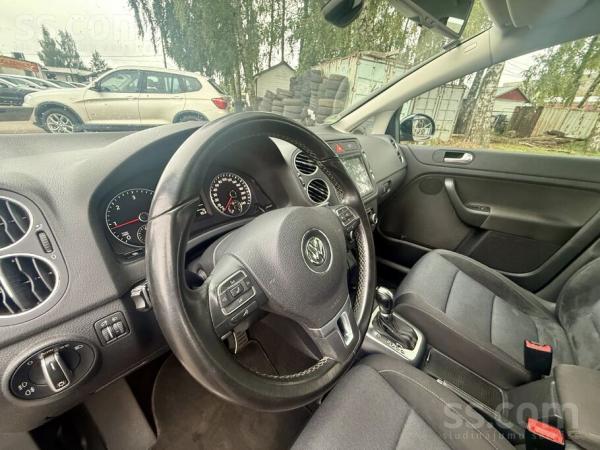 Volkswagen Golf Plus 2011 in Riga on AUTOMOTO.COM.LV Grey Volkswagen Golf Plus 2011 in Riga, with an engine capacity of 2.00 L and mileage of 0 thousand km for 5990 €, photo 9 on AUTOMOTO.COM.LV
