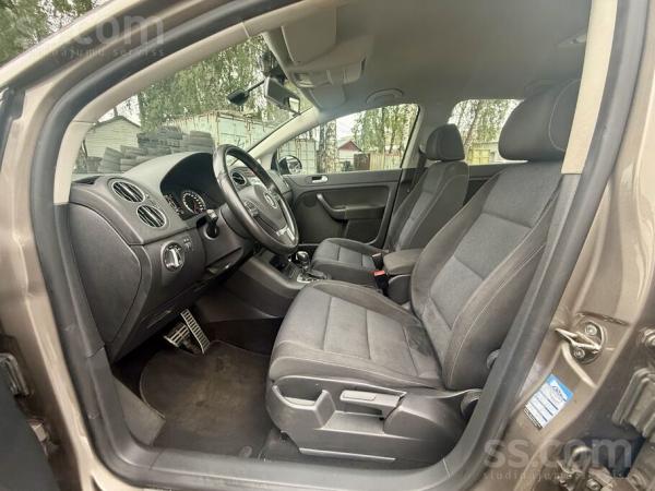 Pelēks Volkswagen Golf Plus 2011 Rīga, ar dzinēja tilpumu 2.00 L un nobraukumu 0 tūkst. km par 5990 €, foto 8 vietnē AUTOMOTO.COM.LV
