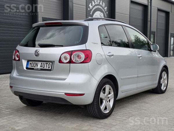 Grey Volkswagen Golf Plus 2011 in Liepaja, with an engine capacity of 1.60 L and mileage of 282 thousand km for 3890 €, photo 7 on AUTOMOTO.COM.LV