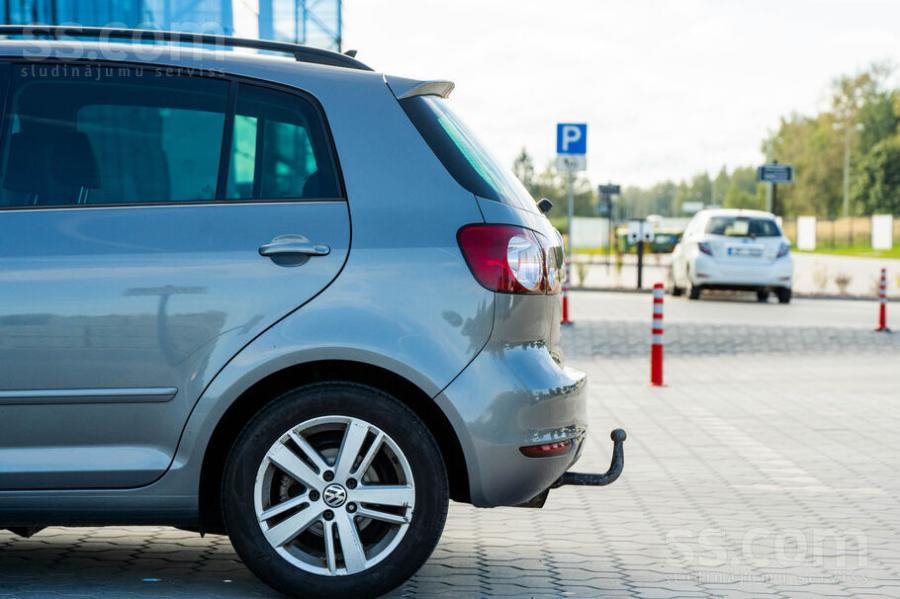 Pelēks Volkswagen Golf Plus 2012 Rīga, ar dzinēja tilpumu 1.60 L un nobraukumu 262 tūkst. km par 5200 €, foto 13 vietnē AUTOMOTO.COM.LV