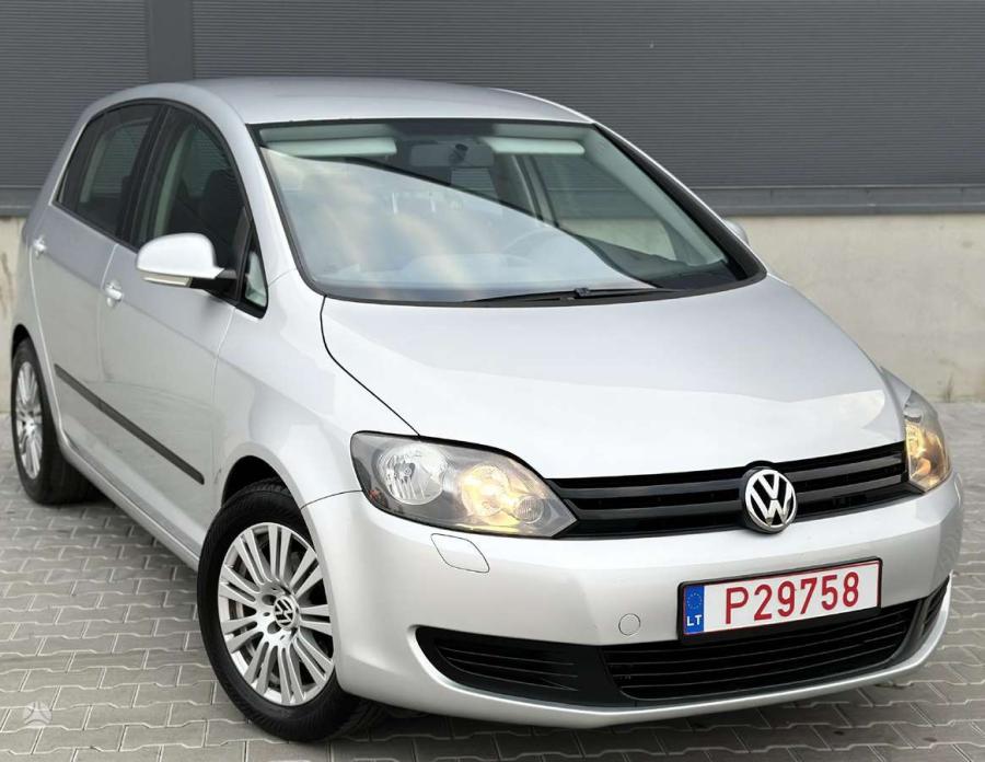 Pelēks Volkswagen Golf Plus 2012 Šauļi, ar dzinēja tilpumu 1.20 L un nobraukumu 210 tūkst. km par 4000 €, foto 4 vietnē AUTOMOTO.COM.LV