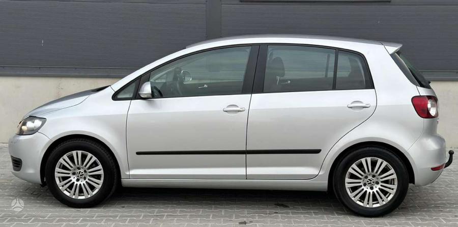 Pelēks Volkswagen Golf Plus 2012 Šauļi, ar dzinēja tilpumu 1.20 L un nobraukumu 210 tūkst. km par 4000 €, foto 7 vietnē AUTOMOTO.COM.LV