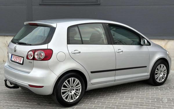 Grey Volkswagen Golf Plus 2012 in Siauliai, with an engine capacity of 1.20 L and mileage of 210 thousand km for 4000 €, photo 10 on AUTOMOTO.COM.LV