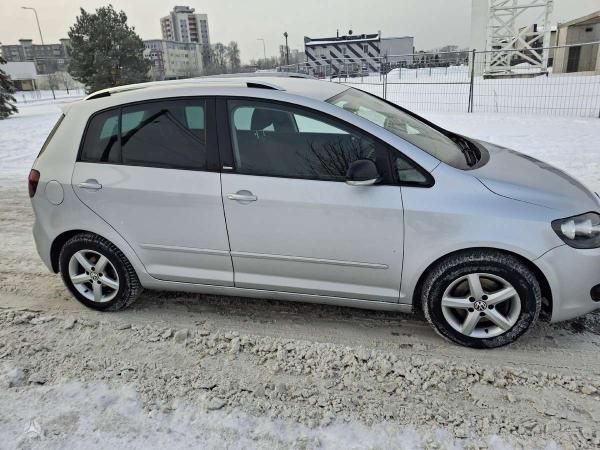 Pelēks Volkswagen Golf Plus 2012 Kauņa, ar dzinēja tilpumu 1.60 L un nobraukumu 207 tūkst. km par 5890 €, foto 6 vietnē AUTOMOTO.COM.LV