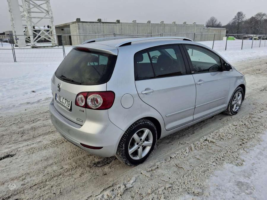 Grey Volkswagen Golf Plus 2012 in Kaunas, with an engine capacity of 1.60 L and mileage of 207 thousand km for 5890 €, photo 7 on AUTOMOTO.COM.LV