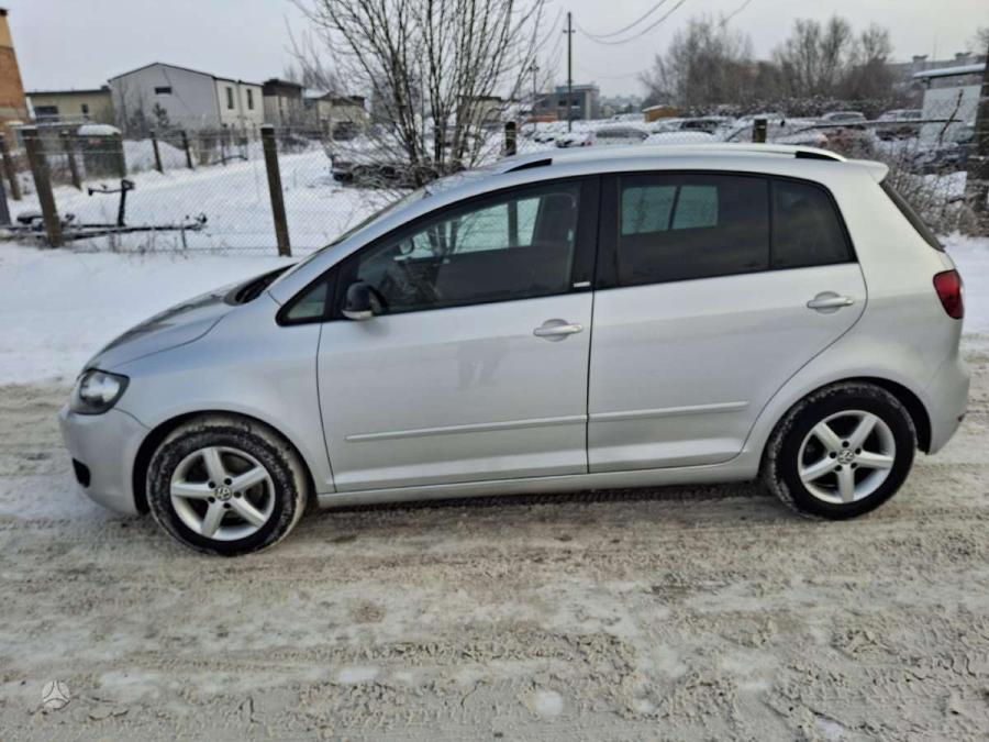 Grey Volkswagen Golf Plus 2012 in Kaunas, with an engine capacity of 1.60 L and mileage of 207 thousand km for 5890 €, photo 11 on AUTOMOTO.COM.LV