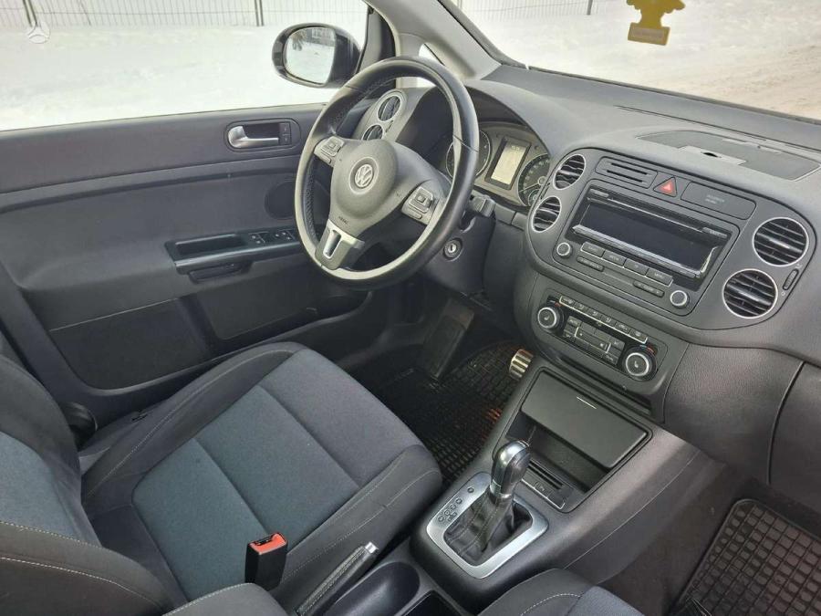 Grey Volkswagen Golf Plus 2012 in Kaunas, with an engine capacity of 1.60 L and mileage of 207 thousand km for 5890 €, photo 19 on AUTOMOTO.COM.LV