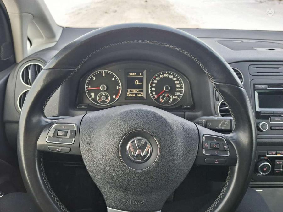 Grey Volkswagen Golf Plus 2012 in Kaunas, with an engine capacity of 1.60 L and mileage of 207 thousand km for 5890 €, photo 23 on AUTOMOTO.COM.LV