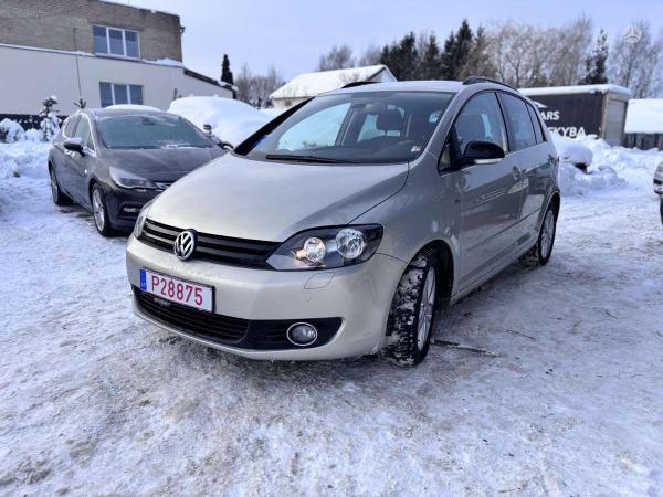 Grey Volkswagen Golf Plus 2012 in Gargzdai, with an engine capacity of 1.20 L and mileage of 68754 thousand km for 6999 €, photo 1 on AUTOMOTO.COM.LV