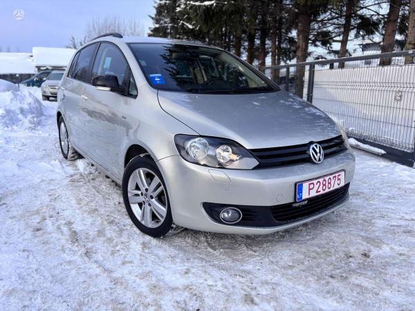 Grey Volkswagen Golf Plus 2012 in Gargzdai, with an engine capacity of 1.20 L and mileage of 68754 thousand km for 6999 €, photo 3 on AUTOMOTO.COM.LV