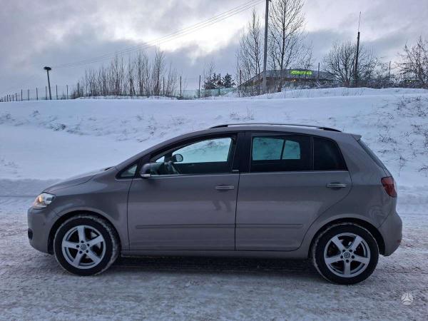 Grey Volkswagen Golf Plus 2012 in Vilnius, with an engine capacity of 1.39 L and mileage of 200 thousand km for 5650 €, photo 5 on AUTOMOTO.COM.LV