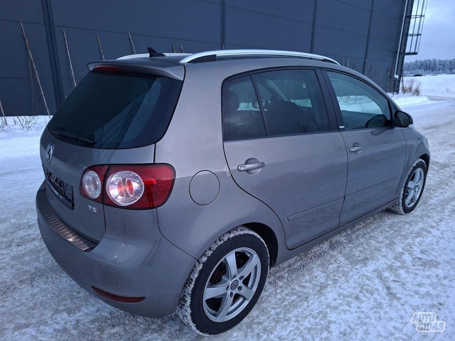 Pelēks Volkswagen Golf Plus 2012 Viļņa, ar dzinēja tilpumu 1.40 L un nobraukumu 200 tūkst. km par 5650 €, foto 7 vietnē AUTOMOTO.COM.LV