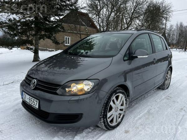 Grey Volkswagen Golf Plus 2012 in Gulbene, with an engine capacity of 1.60 L and mileage of 287 thousand km for 3950 €, photo 10 on AUTOMOTO.COM.LV