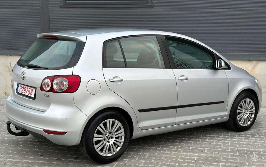 Grey Volkswagen Golf Plus 2012 in Siauliai, with an engine capacity of 1.20 L and mileage of 210 thousand km for 4450 €, photo 8 on AUTOMOTO.COM.LV