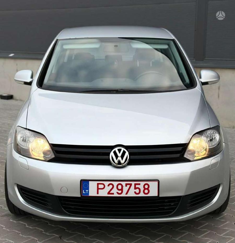 Grey Volkswagen Golf Plus 2012 in Siauliai, with an engine capacity of 1.20 L and mileage of 210 thousand km for 4450 €, photo 11 on AUTOMOTO.COM.LV