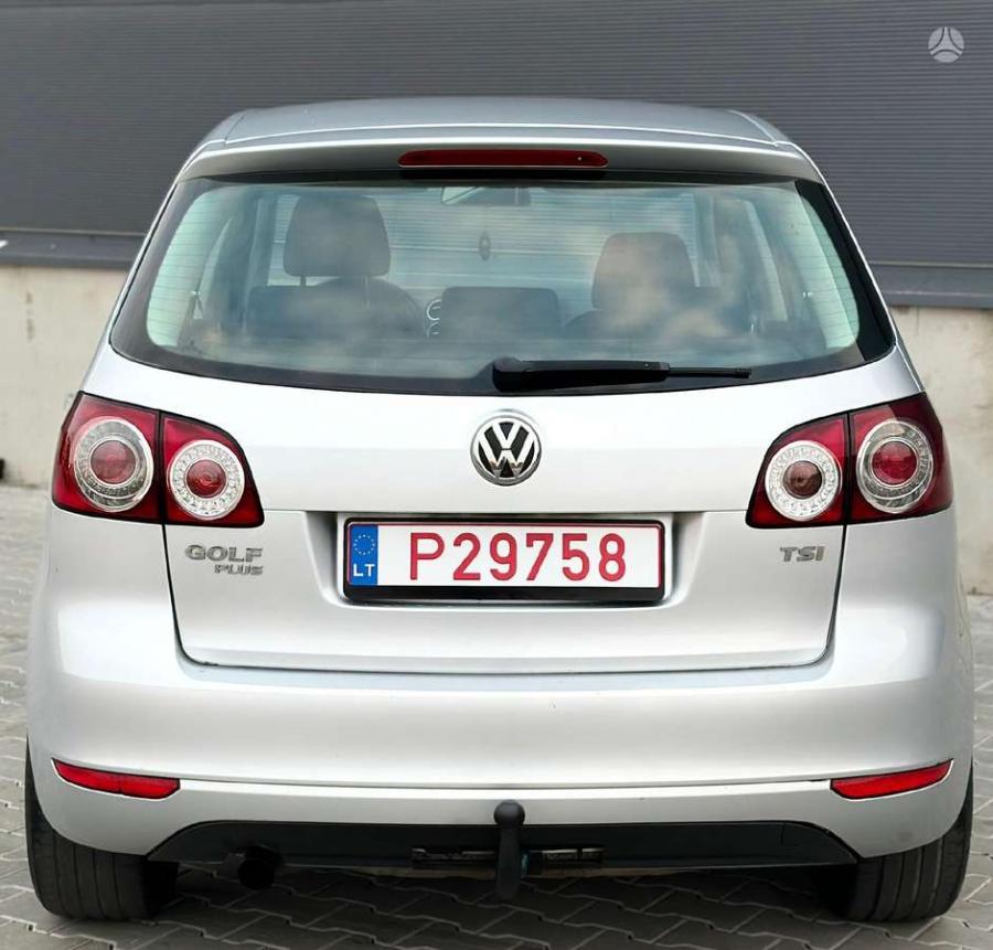 Grey Volkswagen Golf Plus 2012 in Siauliai, with an engine capacity of 1.20 L and mileage of 210 thousand km for 4450 €, photo 12 on AUTOMOTO.COM.LV
