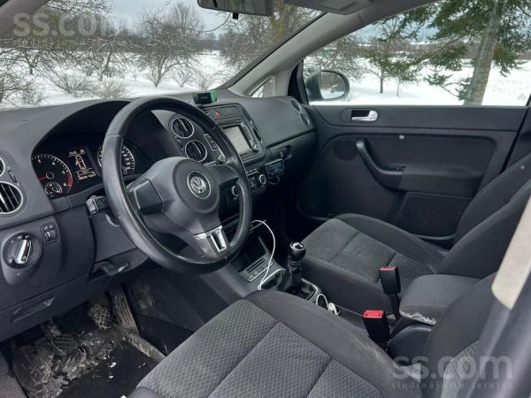 Pelēks Volkswagen Golf Plus 2012 Valmiera, ar dzinēja tilpumu 1.60 L un nobraukumu 287 tūkst. km par 3990 €, foto 9 vietnē AUTOMOTO.COM.LV
