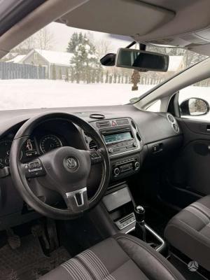 Grey Volkswagen Golf Plus 2012 in Utena, with an engine capacity of 2.00 L and mileage of 177 thousand km for 4990 €, photo 2 on AUTOMOTO.COM.LV