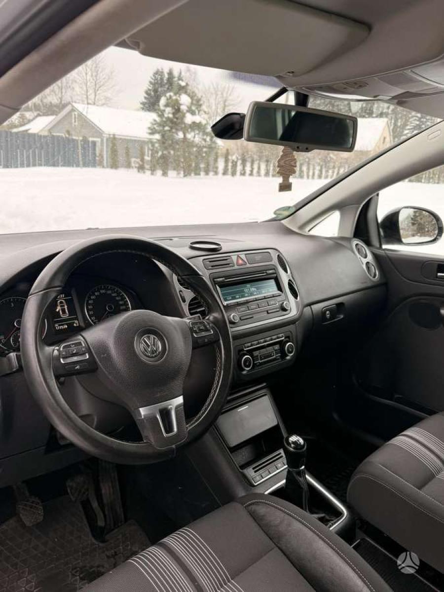 Grey Volkswagen Golf Plus 2012 in Utena, with an engine capacity of 2.00 L and mileage of 177 thousand km for 4990 €, photo 2 on AUTOMOTO.COM.LV