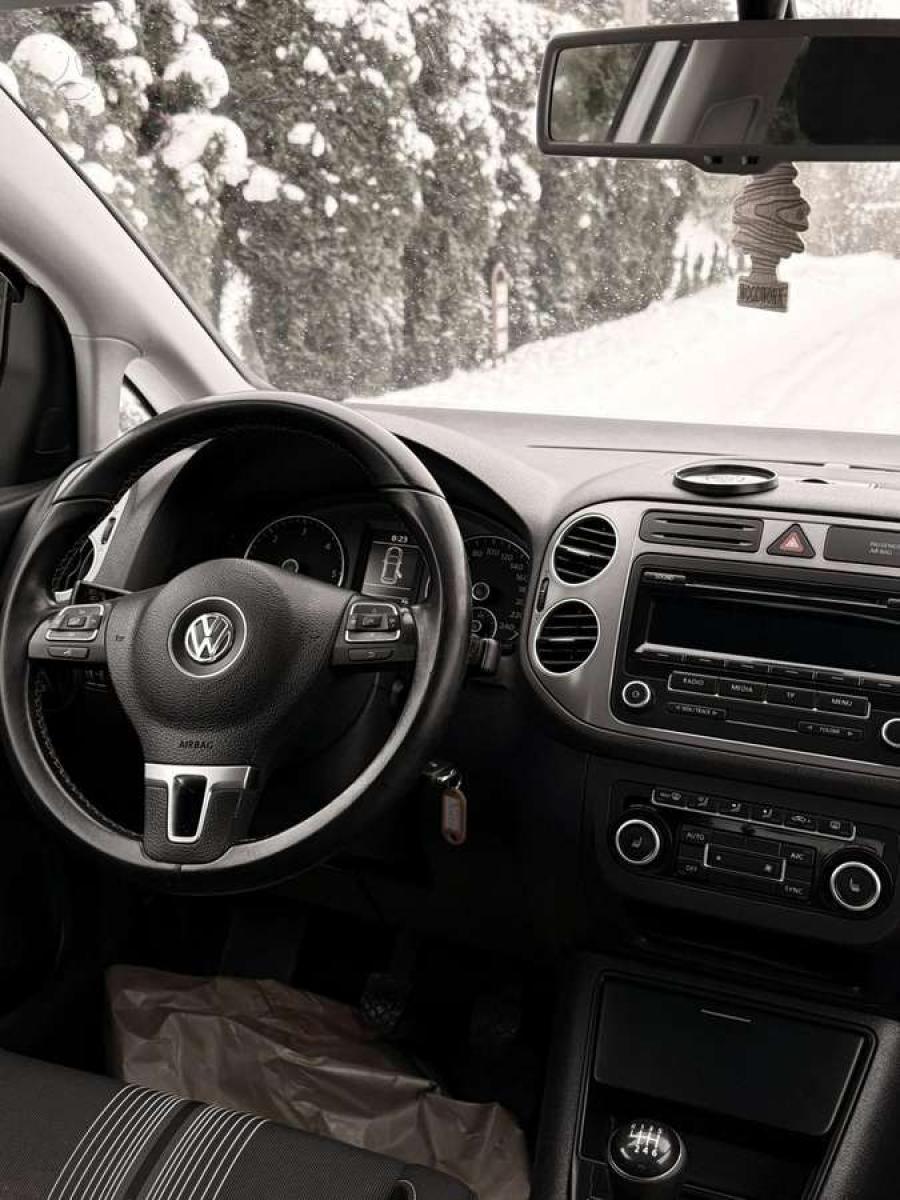 Grey Volkswagen Golf Plus 2012 in Utena, with an engine capacity of 2.00 L and mileage of 177 thousand km for 4990 €, photo 16 on AUTOMOTO.COM.LV