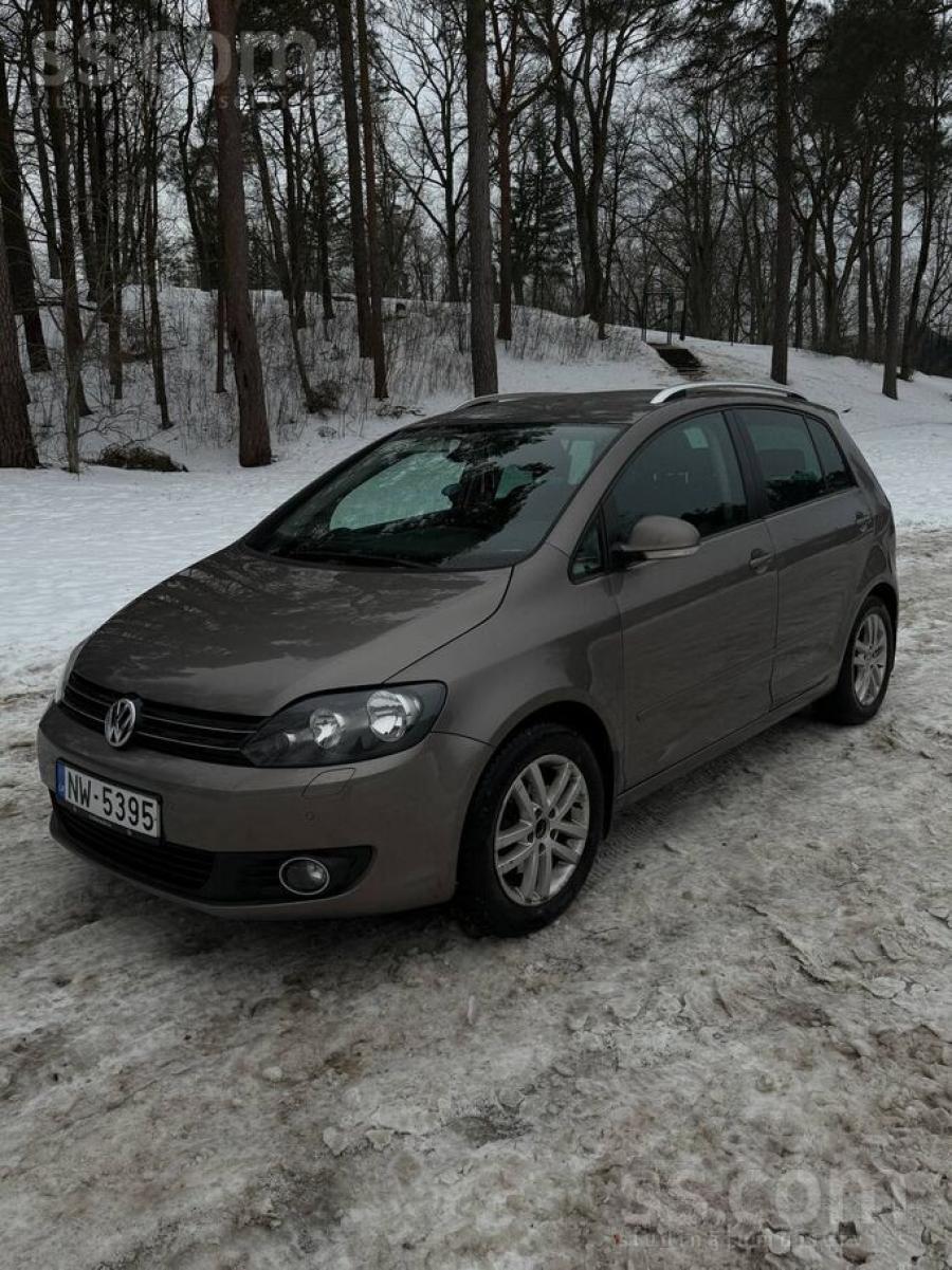 Grey Volkswagen Golf Plus 2012 in Riga, with an engine capacity of 1.40 L and mileage of 117 thousand km for 4900 €, photo 1 on AUTOMOTO.COM.LV