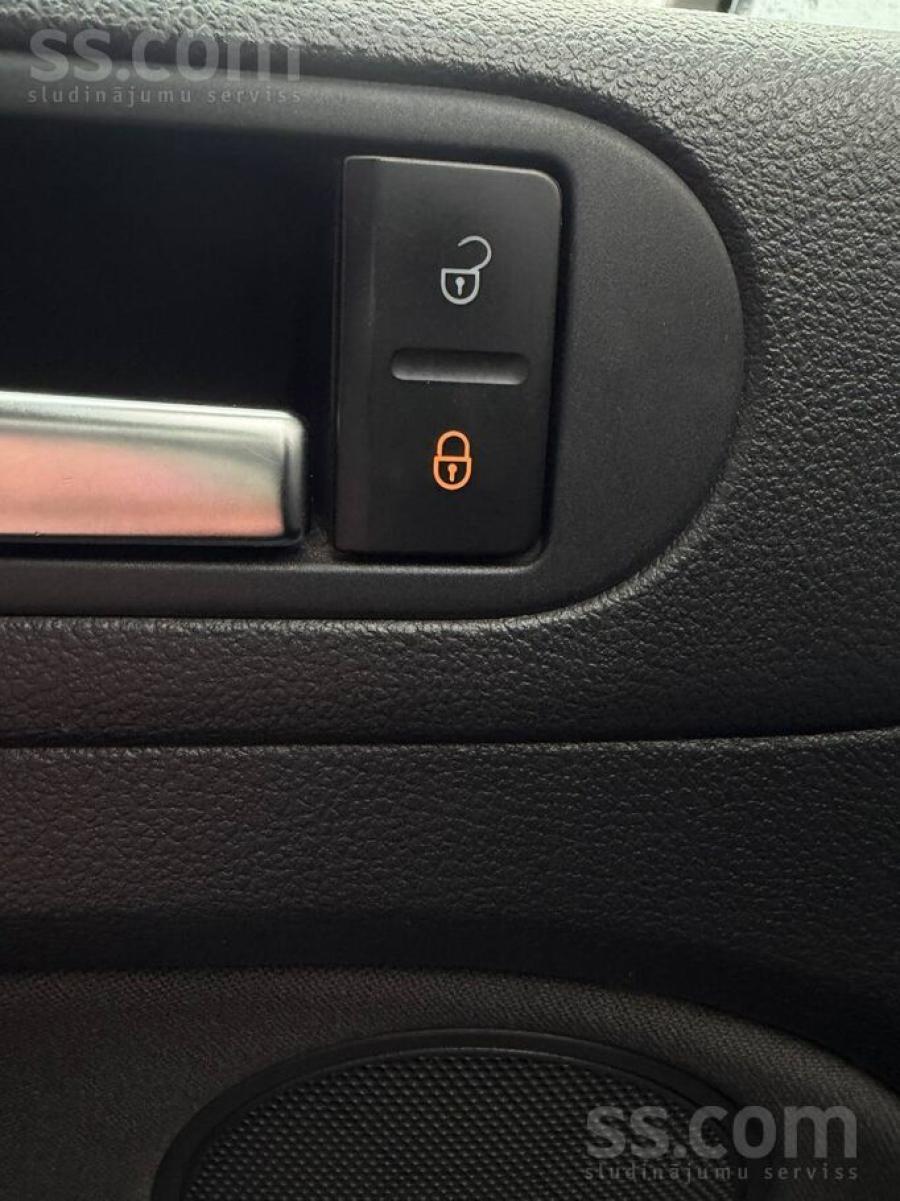 Grey Volkswagen Golf Plus 2012 in Riga, with an engine capacity of 1.40 L and mileage of 117 thousand km for 4900 €, photo 7 on AUTOMOTO.COM.LV