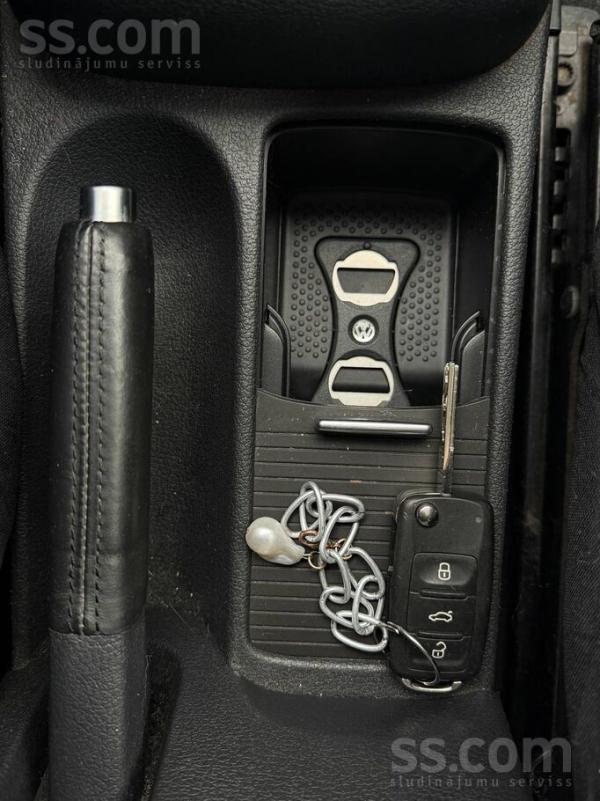 Grey Volkswagen Golf Plus 2012 in Riga, with an engine capacity of 1.40 L and mileage of 117 thousand km for 4900 €, photo 9 on AUTOMOTO.COM.LV