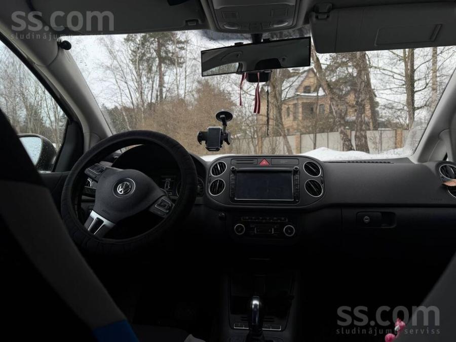 Grey Volkswagen Golf Plus 2012 in Riga, with an engine capacity of 1.40 L and mileage of 117 thousand km for 4900 €, photo 16 on AUTOMOTO.COM.LV