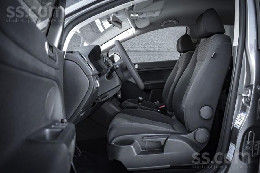 Pelēks Volkswagen Golf Plus 2012 Rīga, ar dzinēja tilpumu 1.60 L un nobraukumu 0 tūkst. km par 5995 €, foto 10 vietnē AUTOMOTO.COM.LV
