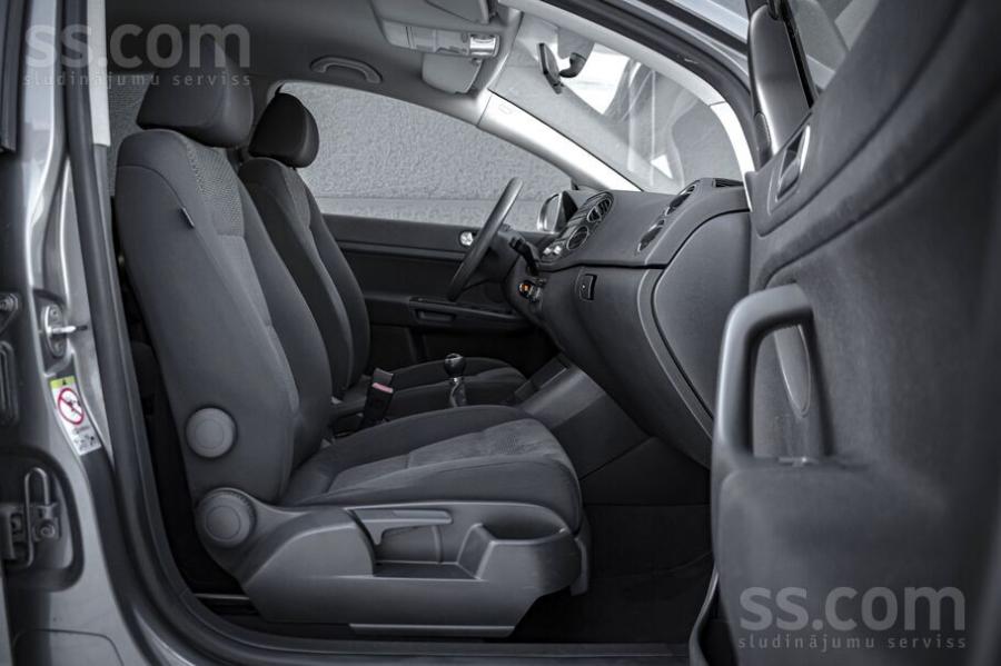 Pelēks Volkswagen Golf Plus 2012 Rīga, ar dzinēja tilpumu 1.60 L un nobraukumu 0 tūkst. km par 5995 €, foto 11 vietnē AUTOMOTO.COM.LV