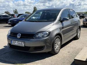 Grey Volkswagen Golf Plus 2012 in Riga, with an engine capacity of 1.60 L and mileage of 179 thousand km for 4700 €, photo 4 on AUTOMOTO.COM.LV
