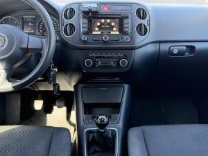 Grey Volkswagen Golf Plus 2012 in Riga, with an engine capacity of 1.60 L and mileage of 179 thousand km for 4700 €, photo 10 on AUTOMOTO.COM.LV