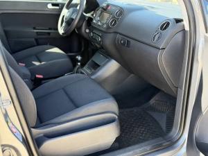 Grey Volkswagen Golf Plus 2012 in Riga, with an engine capacity of 1.60 L and mileage of 179 thousand km for 4700 €, photo 14 on AUTOMOTO.COM.LV