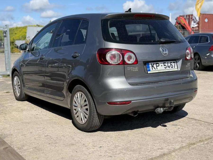 Grey Volkswagen Golf Plus 2012 in Riga, with an engine capacity of 1.60 L and mileage of 179 thousand km for 4700 €, photo 19 on AUTOMOTO.COM.LV