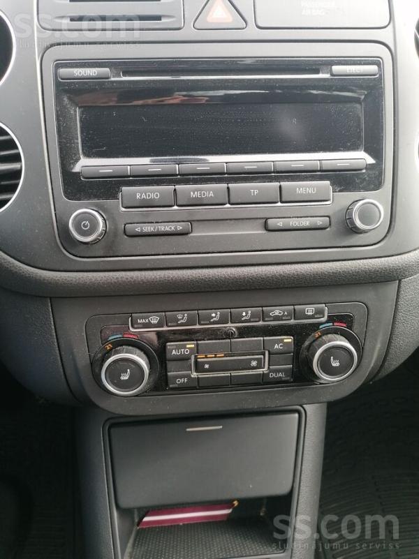 Pelēks Volkswagen Golf Plus 2012 Ogre, ar dzinēja tilpumu 1.40 L un nobraukumu 239 tūkst. km par 3500 €, foto 5 vietnē AUTOMOTO.COM.LV