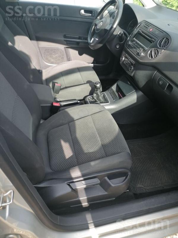 Pelēks Volkswagen Golf Plus 2012 Ogre, ar dzinēja tilpumu 1.40 L un nobraukumu 239 tūkst. km par 3500 €, foto 6 vietnē AUTOMOTO.COM.LV