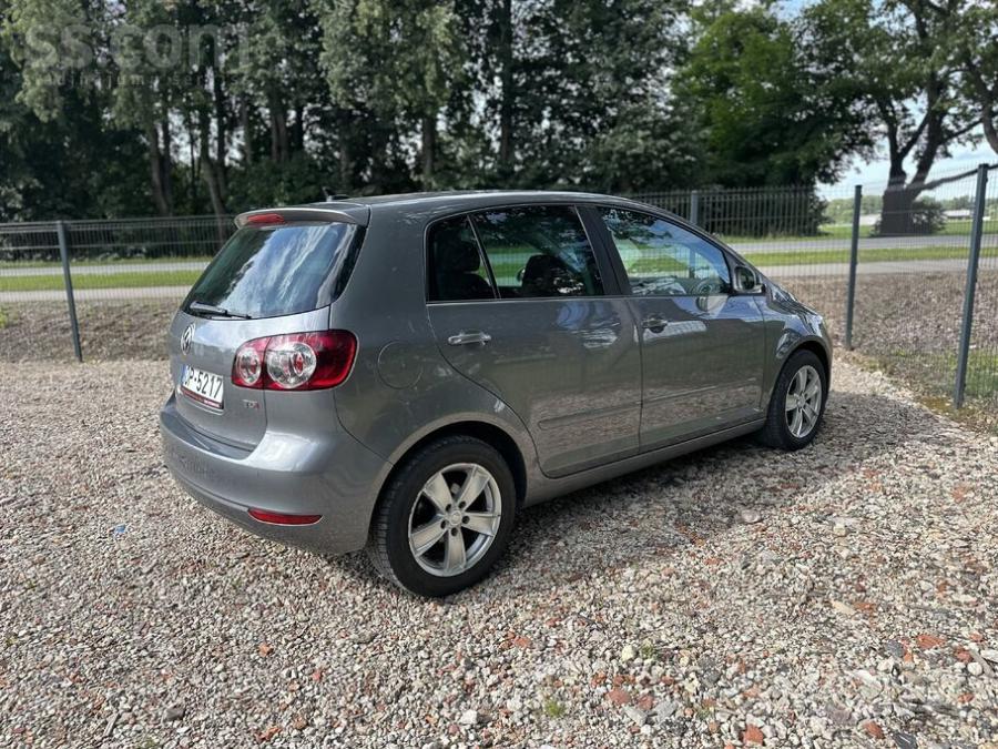 Pelēks Volkswagen Golf Plus 2012 Cēsis, ar dzinēja tilpumu 1.60 L un nobraukumu 0 tūkst. km par 6800 €, foto 5 vietnē AUTOMOTO.COM.LV