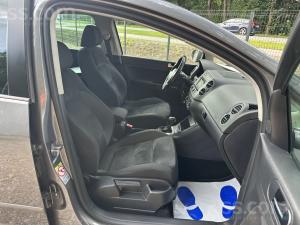Pelēks Volkswagen Golf Plus 2012 Cēsis, ar dzinēja tilpumu 1.60 L un nobraukumu 0 tūkst. km par 6800 €, foto 9 vietnē AUTOMOTO.COM.LV
