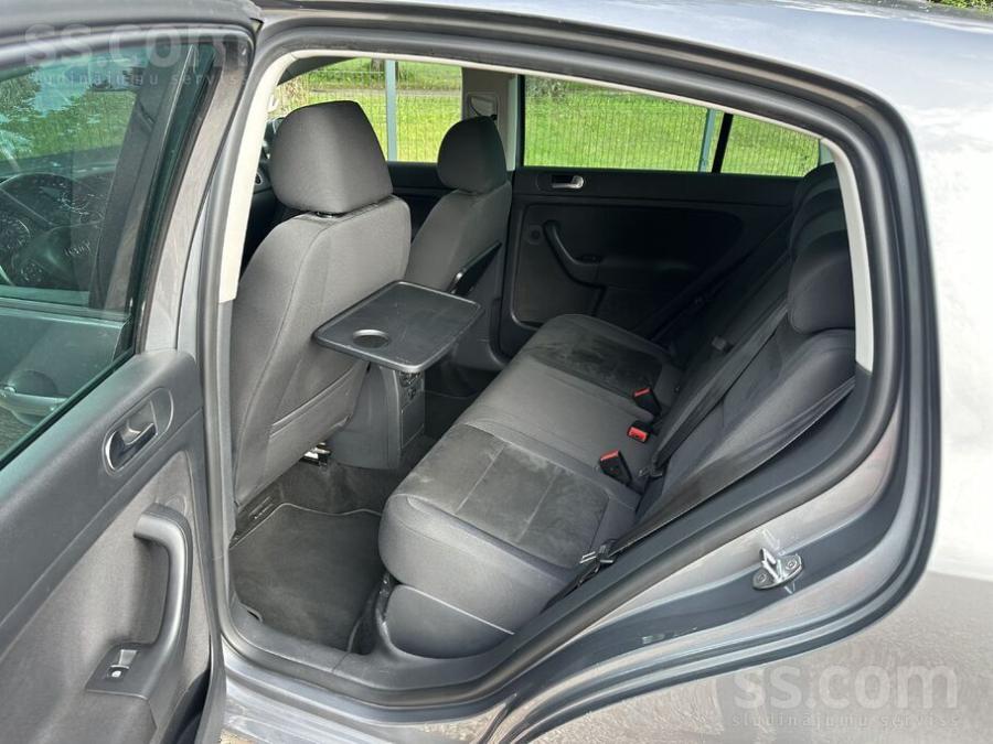 Pelēks Volkswagen Golf Plus 2012 Cēsis, ar dzinēja tilpumu 1.60 L un nobraukumu 0 tūkst. km par 6800 €, foto 12 vietnē AUTOMOTO.COM.LV