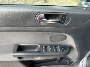 Pelēks Volkswagen Golf Plus 2012 Cēsis, ar dzinēja tilpumu 1.60 L un nobraukumu 0 tūkst. km par 6800 €, foto 20 vietnē AUTOMOTO.COM.LV