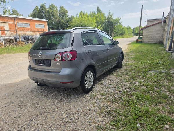 Pelēks Volkswagen Golf Plus 2012 Ukmergė, ar dzinēja tilpumu 1.60 L un nobraukumu 280 tūkst. km par 3550 €, foto 3 vietnē AUTOMOTO.COM.LV