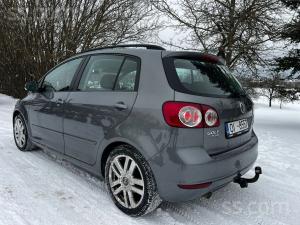 Grey Volkswagen Golf Plus 2012 in Gulbene, with an engine capacity of 1.60 L and mileage of 287 thousand km for 3950 €, photo 4 on AUTOMOTO.COM.LV