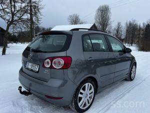 Grey Volkswagen Golf Plus 2012 in Gulbene, with an engine capacity of 1.60 L and mileage of 287 thousand km for 3950 €, photo 6 on AUTOMOTO.COM.LV